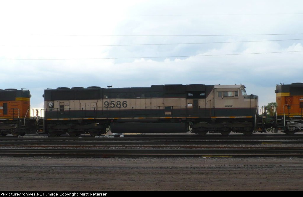 BNSF 9586